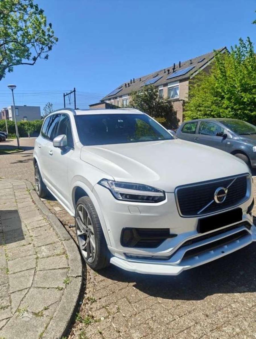 White Volvo XC90 2016 in Kaunas, with an engine capacity of 2.00 L and mileage of 249 thousand km for 23450 €, photo 8 on AUTOMOTO.COM.LV