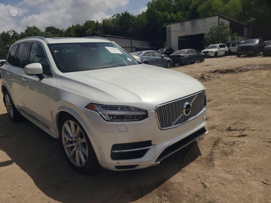 White Volvo XC90 2016 in Kaunas, with an engine capacity of 2.00 L and mileage of 195 thousand km for 16500 €, photo 1 on AUTOMOTO.COM.LV