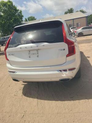 White Volvo XC90 2016 in Kaunas, with an engine capacity of 2.00 L and mileage of 195 thousand km for 16500 €, photo 5 on AUTOMOTO.COM.LV