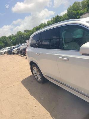 White Volvo XC90 2016 in Kaunas, with an engine capacity of 2.00 L and mileage of 195 thousand km for 16500 €, photo 8 on AUTOMOTO.COM.LV