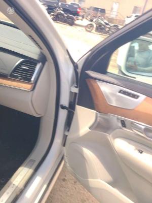 White Volvo XC90 2016 in Kaunas, with an engine capacity of 2.00 L and mileage of 195 thousand km for 16500 €, photo 12 on AUTOMOTO.COM.LV