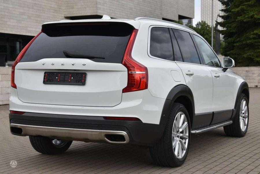 White Volvo XC90 2016 in Vilnius, with an engine capacity of 1.97 L and mileage of 208 thousand km for 19900 €, photo 3 on AUTOMOTO.COM.LV