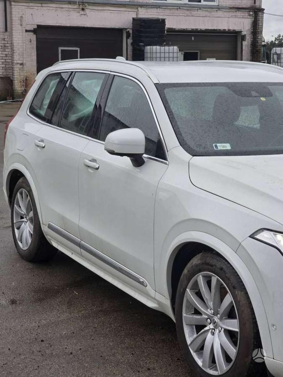 White Volvo XC90 2016 in Silale, with an engine capacity of 2.50 L and mileage of 397 thousand km for 12000 €, photo 5 on AUTOMOTO.COM.LV