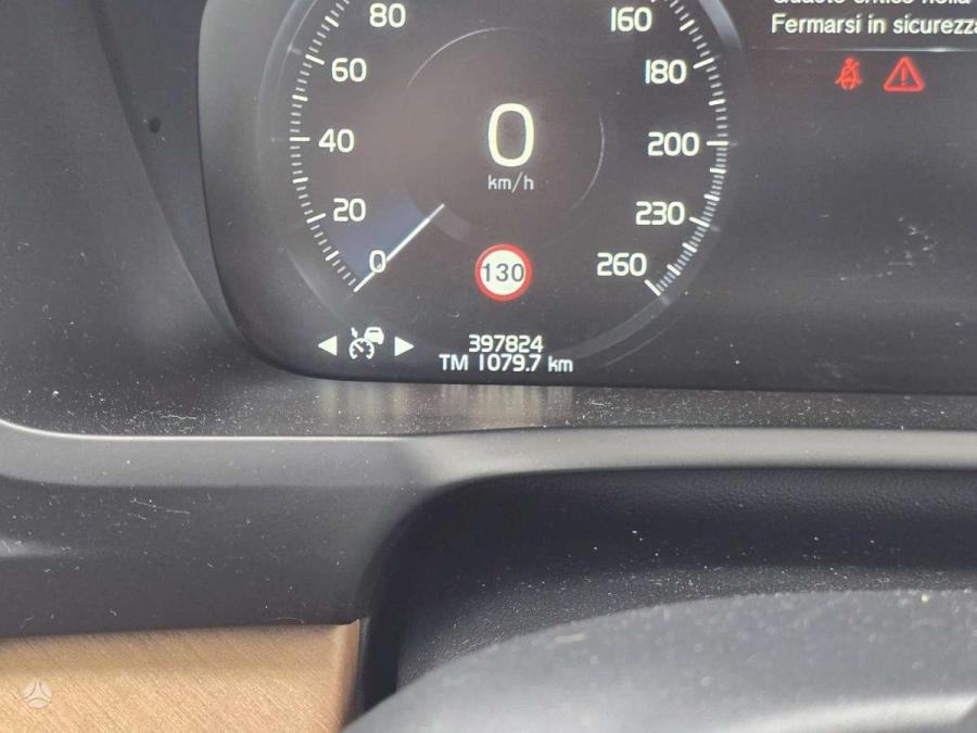 White Volvo XC90 2016 in Silale, with an engine capacity of 2.50 L and mileage of 397 thousand km for 12000 €, photo 6 on AUTOMOTO.COM.LV