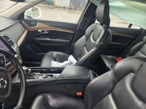 White Volvo XC90 2016 in Silale, with an engine capacity of 2.50 L and mileage of 397 thousand km for 12000 €, photo 9 on AUTOMOTO.COM.LV