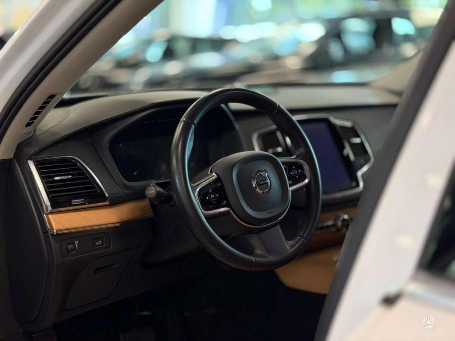 White Volvo XC90 2016 in Klaipeda, with an engine capacity of 1.97 L and mileage of 190 thousand km for 23950 €, photo 20 on AUTOMOTO.COM.LV