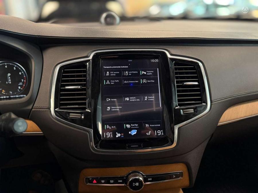 White Volvo XC90 2016 in Klaipeda, with an engine capacity of 1.97 L and mileage of 190 thousand km for 23950 €, photo 22 on AUTOMOTO.COM.LV