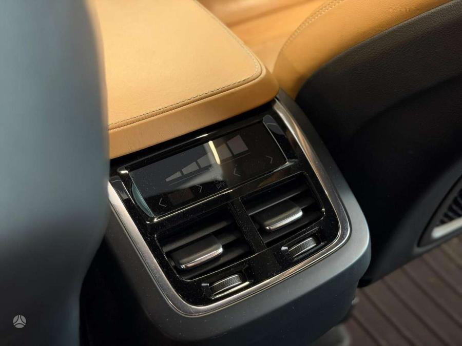 White Volvo XC90 2016 in Klaipeda, with an engine capacity of 1.97 L and mileage of 190 thousand km for 23950 €, photo 24 on AUTOMOTO.COM.LV