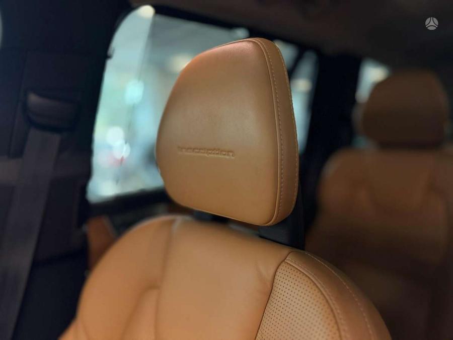 White Volvo XC90 2016 in Klaipeda, with an engine capacity of 1.97 L and mileage of 190 thousand km for 23950 €, photo 31 on AUTOMOTO.COM.LV