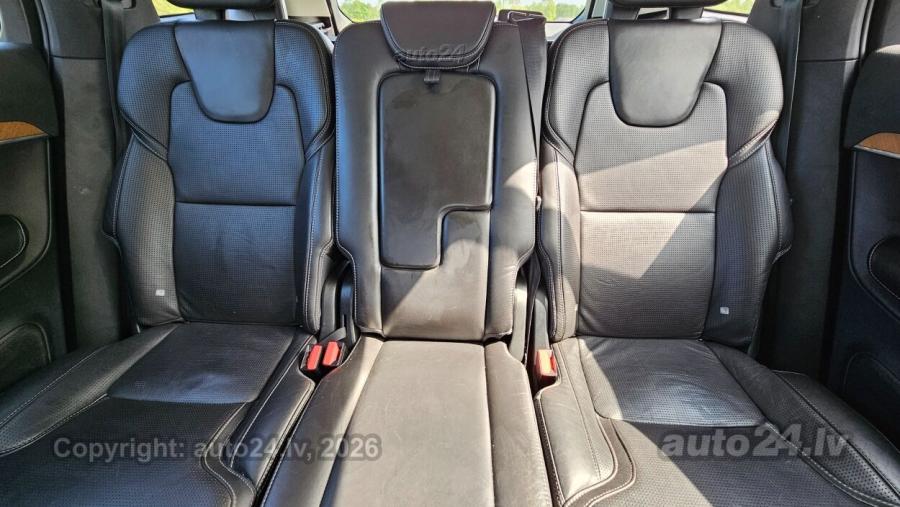 White Volvo XC90 2016 in Parnu, with an engine capacity of 1.97 L and mileage of 170 thousand km for 29000 €, photo 13 on AUTOMOTO.COM.LV