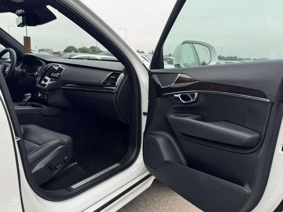 Balts Volvo XC90 2016 Viļņa, ar dzinēja tilpumu 1.97 L un nobraukumu 167 tūkst. km par 17890 €, foto 21 vietnē AUTOMOTO.COM.LV