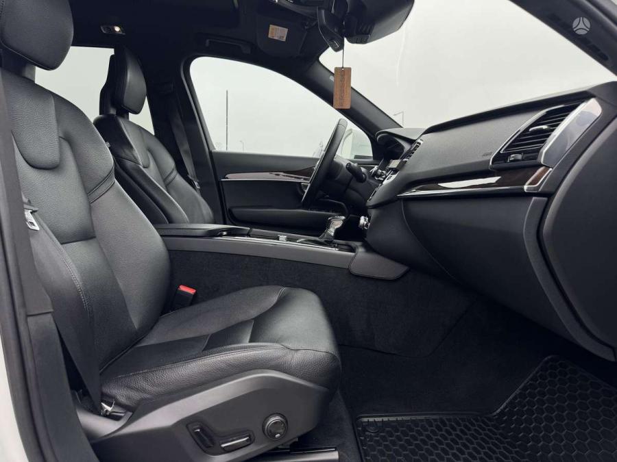 Balts Volvo XC90 2016 Viļņa, ar dzinēja tilpumu 1.97 L un nobraukumu 167 tūkst. km par 17890 €, foto 22 vietnē AUTOMOTO.COM.LV