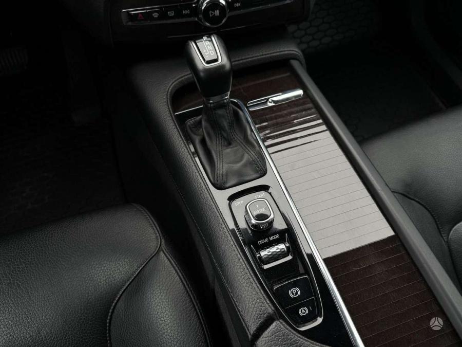 Balts Volvo XC90 2016 Viļņa, ar dzinēja tilpumu 1.97 L un nobraukumu 167 tūkst. km par 17890 €, foto 31 vietnē AUTOMOTO.COM.LV