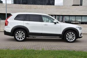 White Volvo XC90 2016 in Vilnius, with an engine capacity of 1.97 L and mileage of 208 thousand km for 17500 €, photo 3 on AUTOMOTO.COM.LV