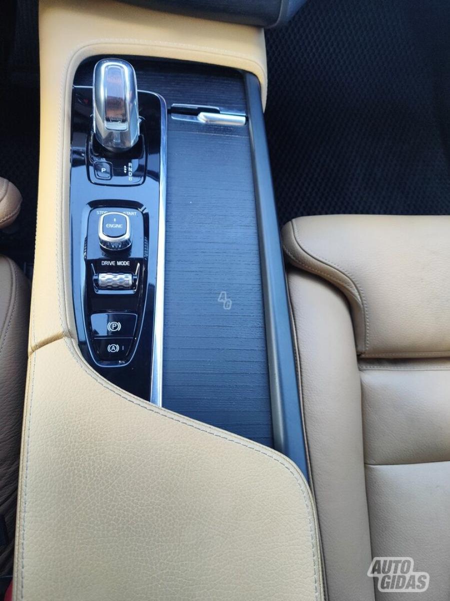 Balts Volvo XC90 2016 Kauņa, ar dzinēja tilpumu 2.00 L un nobraukumu 178 tūkst. km par 23500 €, foto 13 vietnē AUTOMOTO.COM.LV