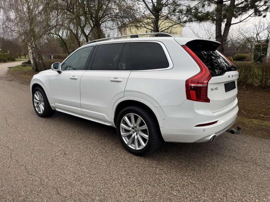 White Volvo XC90 2017 in Alytus, with an engine capacity of 1.97 L and mileage of 165 thousand km for 17350 €, photo 4 on AUTOMOTO.COM.LV