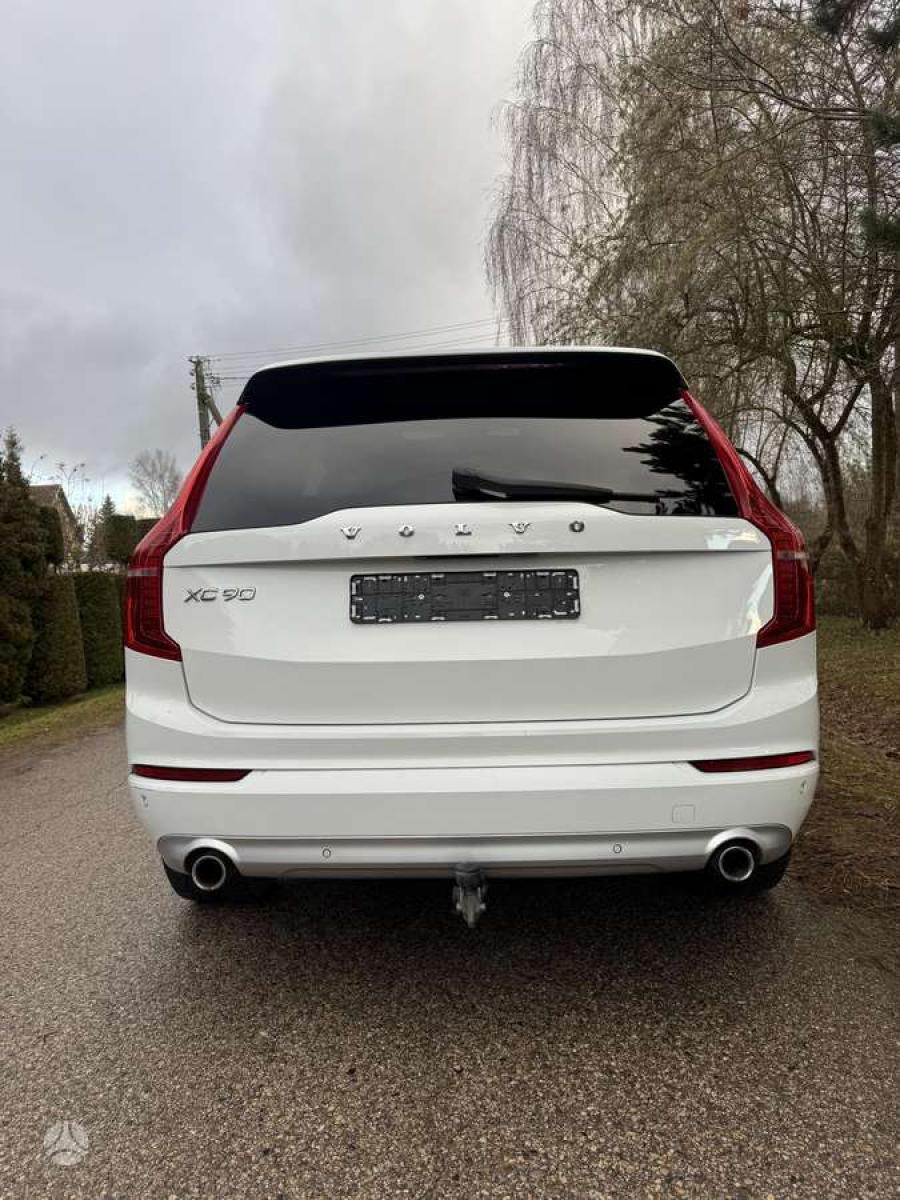 White Volvo XC90 2017 in Alytus, with an engine capacity of 1.97 L and mileage of 165 thousand km for 17350 €, photo 5 on AUTOMOTO.COM.LV