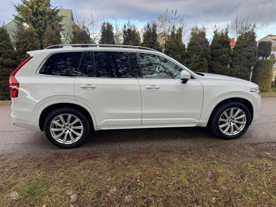 White Volvo XC90 2017 in Alytus, with an engine capacity of 1.97 L and mileage of 165 thousand km for 17350 €, photo 7 on AUTOMOTO.COM.LV