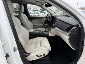 White Volvo XC90 2017 in Utena, with an engine capacity of 1.97 L and mileage of 296 thousand km for 14700 €, photo 22 on AUTOMOTO.COM.LV