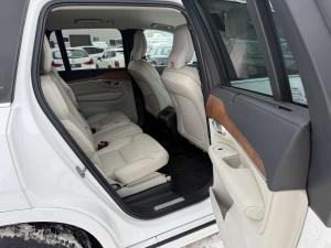 White Volvo XC90 2017 in Utena, with an engine capacity of 1.97 L and mileage of 296 thousand km for 14700 €, photo 25 on AUTOMOTO.COM.LV