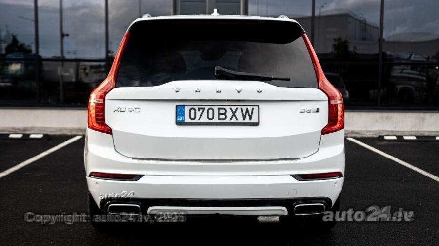 White Volvo XC90 2017 in Tallinn, with an engine capacity of 2.00 L and mileage of 242 thousand km for 24900 €, photo 4 on AUTOMOTO.COM.LV