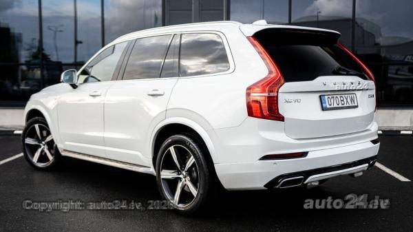 White Volvo XC90 2017 in Tallinn, with an engine capacity of 2.00 L and mileage of 242 thousand km for 24900 €, photo 4 on AUTOMOTO.COM.LV