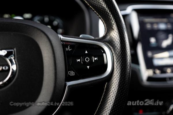 White Volvo XC90 2017 in Tallinn, with an engine capacity of 2.00 L and mileage of 242 thousand km for 24900 €, photo 10 on AUTOMOTO.COM.LV
