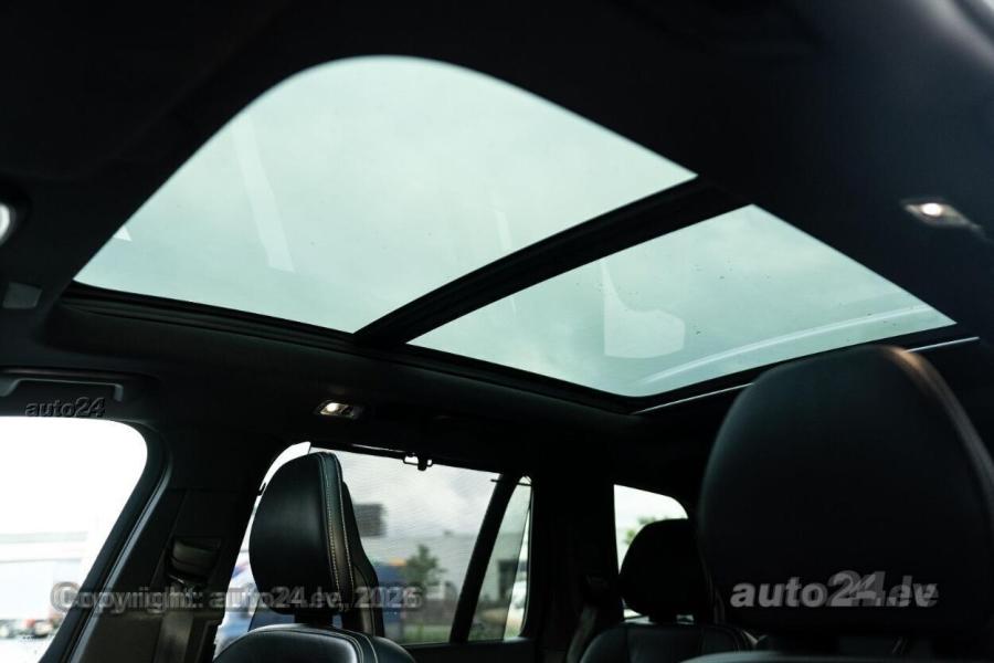 White Volvo XC90 2017 in Tallinn, with an engine capacity of 2.00 L and mileage of 242 thousand km for 24900 €, photo 13 on AUTOMOTO.COM.LV