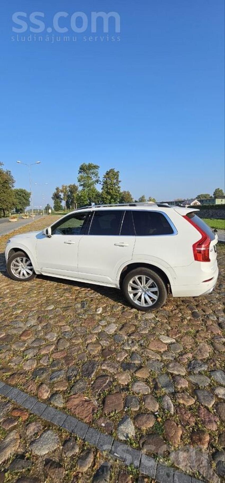 White Volvo XC90 2017 in Daugavpils, with an engine capacity of 2.00 L and mileage of 222 thousand km for 27000 €, photo 1 on AUTOMOTO.COM.LV