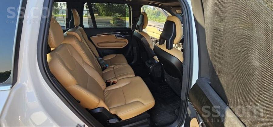 White Volvo XC90 2017 in Daugavpils, with an engine capacity of 2.00 L and mileage of 222 thousand km for 27000 €, photo 4 on AUTOMOTO.COM.LV