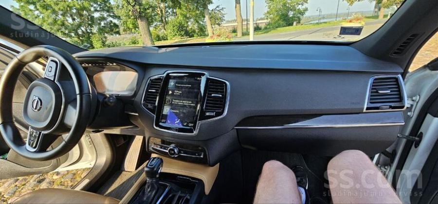 White Volvo XC90 2017 in Daugavpils, with an engine capacity of 2.00 L and mileage of 222 thousand km for 27000 €, photo 8 on AUTOMOTO.COM.LV