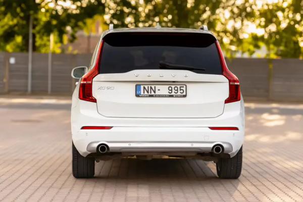 Balts Volvo XC90 2017 Jelgava, ar dzinēja tilpumu 2.00 L un nobraukumu 241 tūkst. km par 25990 €, foto 4 vietnē AUTOMOTO.COM.LV
