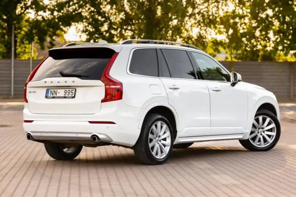 Balts Volvo XC90 2017 Jelgava, ar dzinēja tilpumu 2.00 L un nobraukumu 241 tūkst. km par 25990 €, foto 5 vietnē AUTOMOTO.COM.LV