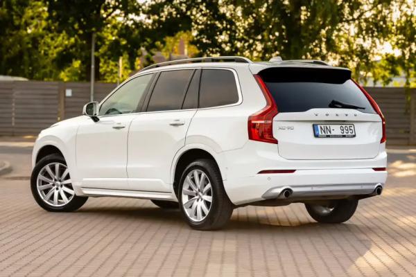 Balts Volvo XC90 2017 Jelgava, ar dzinēja tilpumu 2.00 L un nobraukumu 241 tūkst. km par 25990 €, foto 6 vietnē AUTOMOTO.COM.LV