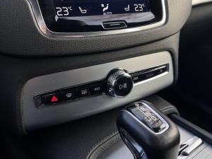 Balts Volvo XC90 2017 Rīga, ar dzinēja tilpumu 2.00 L un nobraukumu 229 tūkst. km par 19999 €, foto 23 vietnē AUTOMOTO.COM.LV