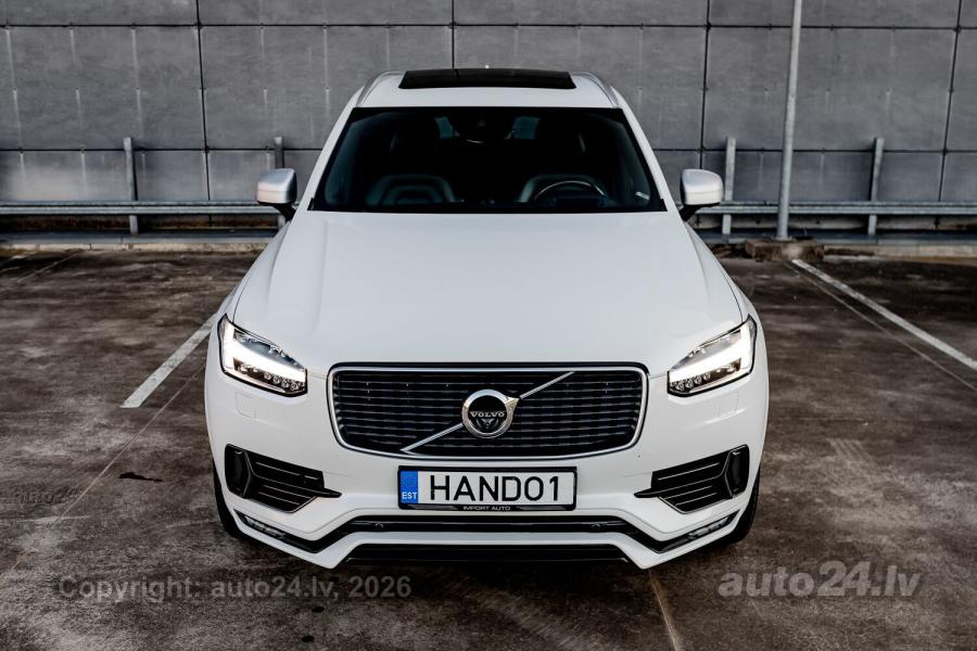 White Volvo XC90 2017 in Parnu, with an engine capacity of 2.00 L and mileage of 215 thousand km for 25900 €, photo 4 on AUTOMOTO.COM.LV