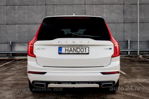White Volvo XC90 2017 in Parnu, with an engine capacity of 2.00 L and mileage of 215 thousand km for 25900 €, photo 8 on AUTOMOTO.COM.LV