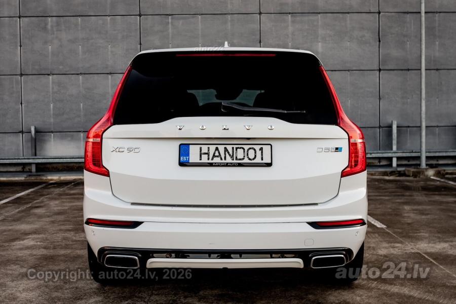 White Volvo XC90 2017 in Parnu, with an engine capacity of 2.00 L and mileage of 215 thousand km for 25900 €, photo 8 on AUTOMOTO.COM.LV
