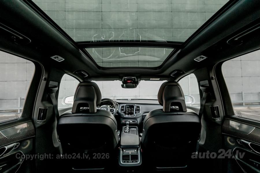 White Volvo XC90 2017 in Parnu, with an engine capacity of 2.00 L and mileage of 215 thousand km for 25900 €, photo 13 on AUTOMOTO.COM.LV