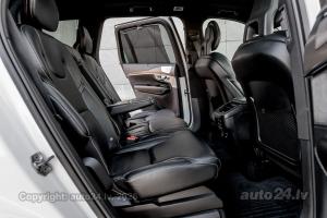 White Volvo XC90 2017 in Parnu, with an engine capacity of 2.00 L and mileage of 215 thousand km for 25900 €, photo 15 on AUTOMOTO.COM.LV