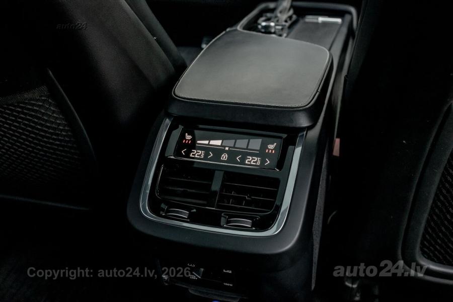 White Volvo XC90 2017 in Parnu, with an engine capacity of 2.00 L and mileage of 215 thousand km for 25900 €, photo 27 on AUTOMOTO.COM.LV