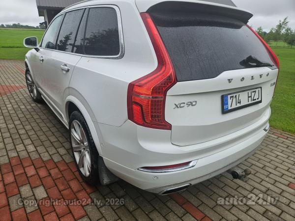 White Volvo XC90 2017 in Tallinn, with an engine capacity of 2.00 L and mileage of 241 thousand km for 24800 €, photo 5 on AUTOMOTO.COM.LV