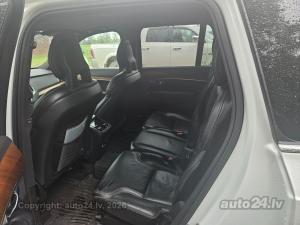 White Volvo XC90 2017 in Tallinn, with an engine capacity of 2.00 L and mileage of 241 thousand km for 24800 €, photo 9 on AUTOMOTO.COM.LV