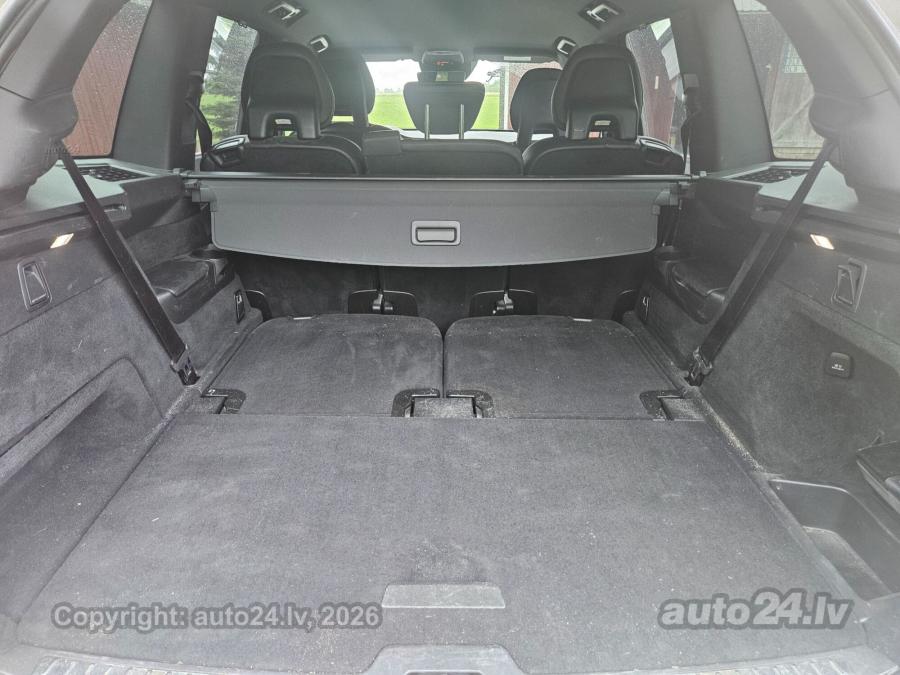 White Volvo XC90 2017 in Tallinn, with an engine capacity of 2.00 L and mileage of 241 thousand km for 24800 €, photo 11 on AUTOMOTO.COM.LV
