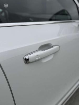 White Volvo XC90 2017 in Klaipeda, with an engine capacity of 1.97 L and mileage of 229 thousand km for 21700 €, photo 10 on AUTOMOTO.COM.LV
