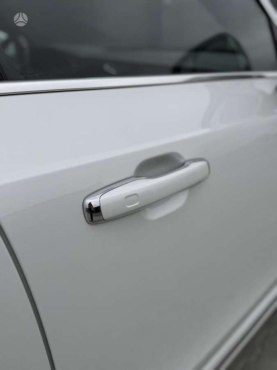 White Volvo XC90 2017 in Klaipeda, with an engine capacity of 1.97 L and mileage of 229 thousand km for 21700 €, photo 10 on AUTOMOTO.COM.LV