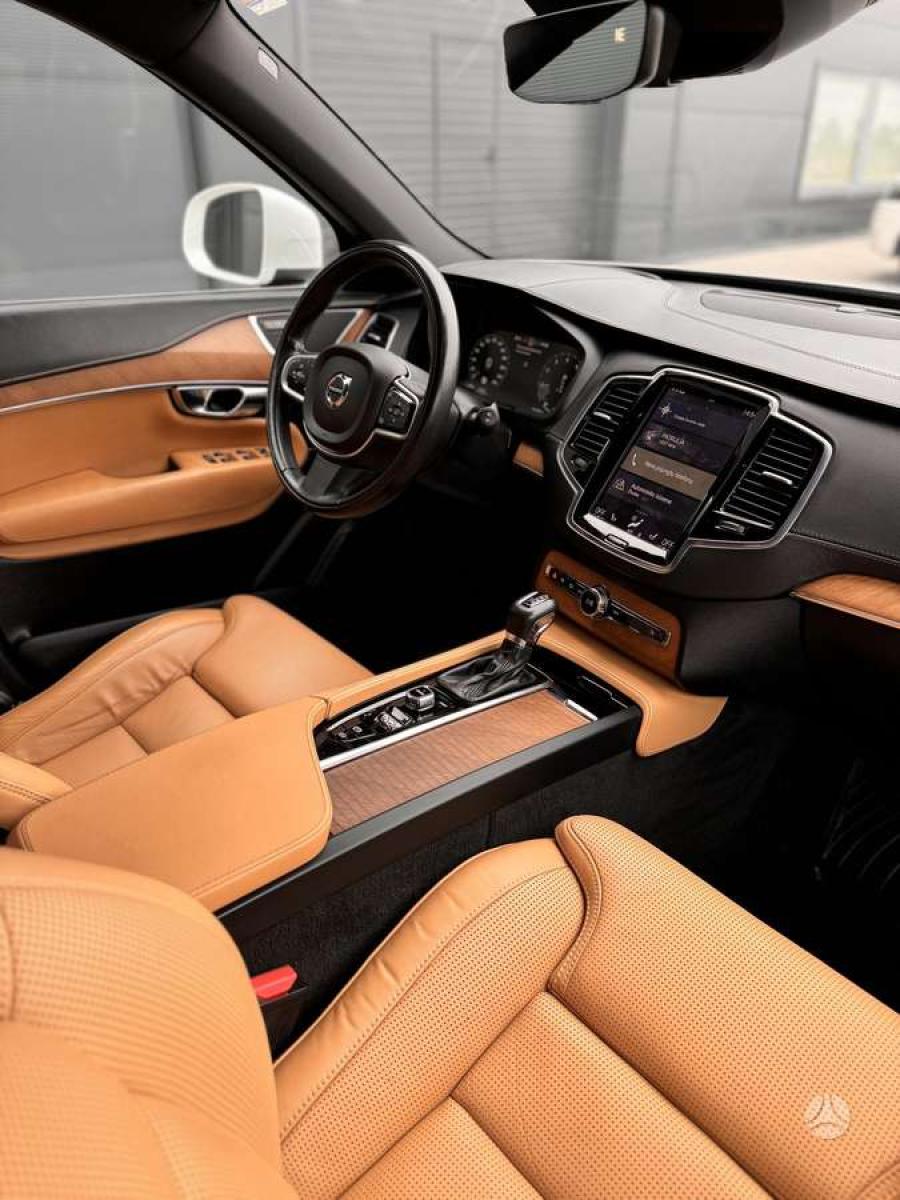 White Volvo XC90 2017 in Klaipeda, with an engine capacity of 1.97 L and mileage of 229 thousand km for 21700 €, photo 15 on AUTOMOTO.COM.LV