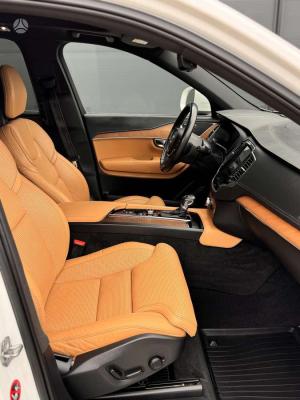 White Volvo XC90 2017 in Klaipeda, with an engine capacity of 1.97 L and mileage of 229 thousand km for 21700 €, photo 17 on AUTOMOTO.COM.LV
