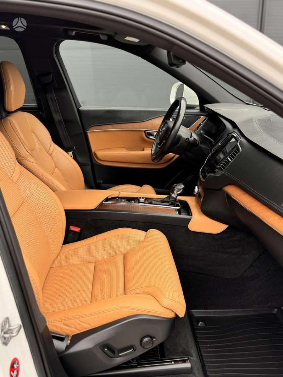 White Volvo XC90 2017 in Klaipeda, with an engine capacity of 1.97 L and mileage of 229 thousand km for 21700 €, photo 17 on AUTOMOTO.COM.LV