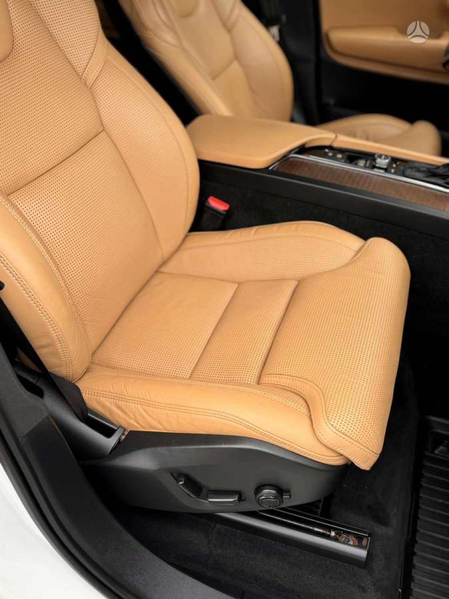 White Volvo XC90 2017 in Klaipeda, with an engine capacity of 1.97 L and mileage of 229 thousand km for 21700 €, photo 18 on AUTOMOTO.COM.LV